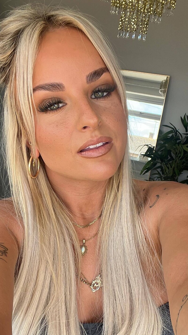 Dori Jessica | Connect